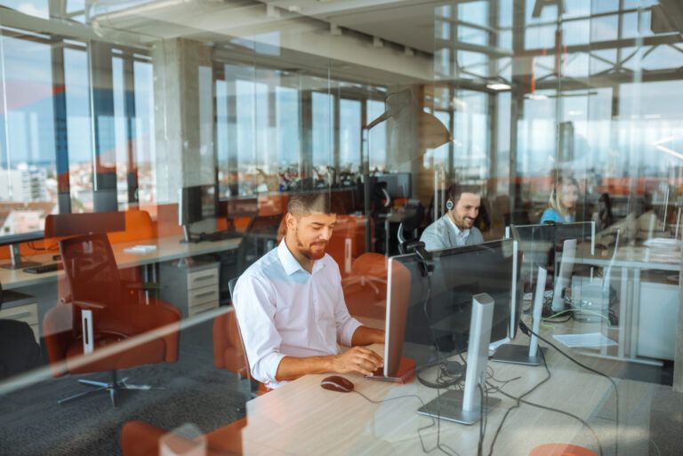 Careers in professional services - Unitemps